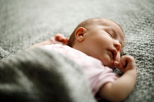 Baby schlafen: Baby Schlafrhythmus| Aptaclub